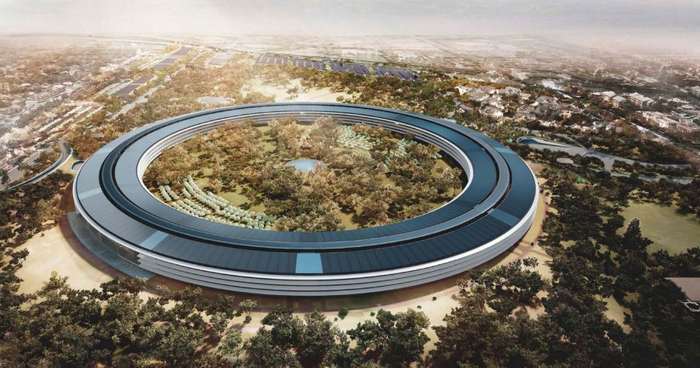 Steve Jobs shows the new Apple Headquarter designed by Norman Foster ...